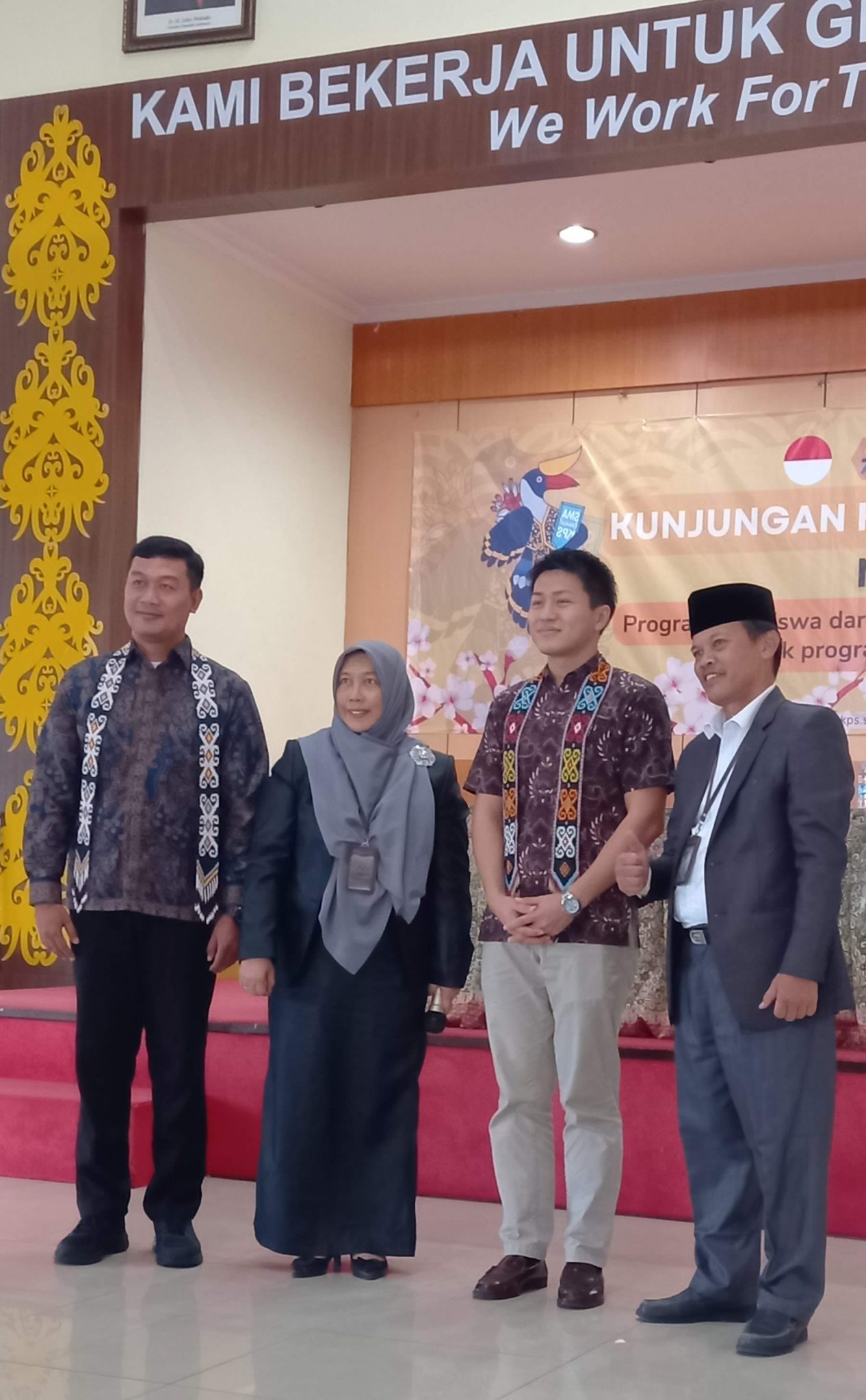 Konsulat Jenderal Jepang Memperkenalkan Program Beasiswa dan Budaya Jepang di Sekolah Nasional KPS